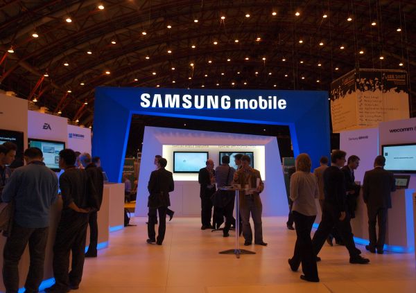 Why Is Samsung Group (005930) Losing Ground To New Smartphone Entrants